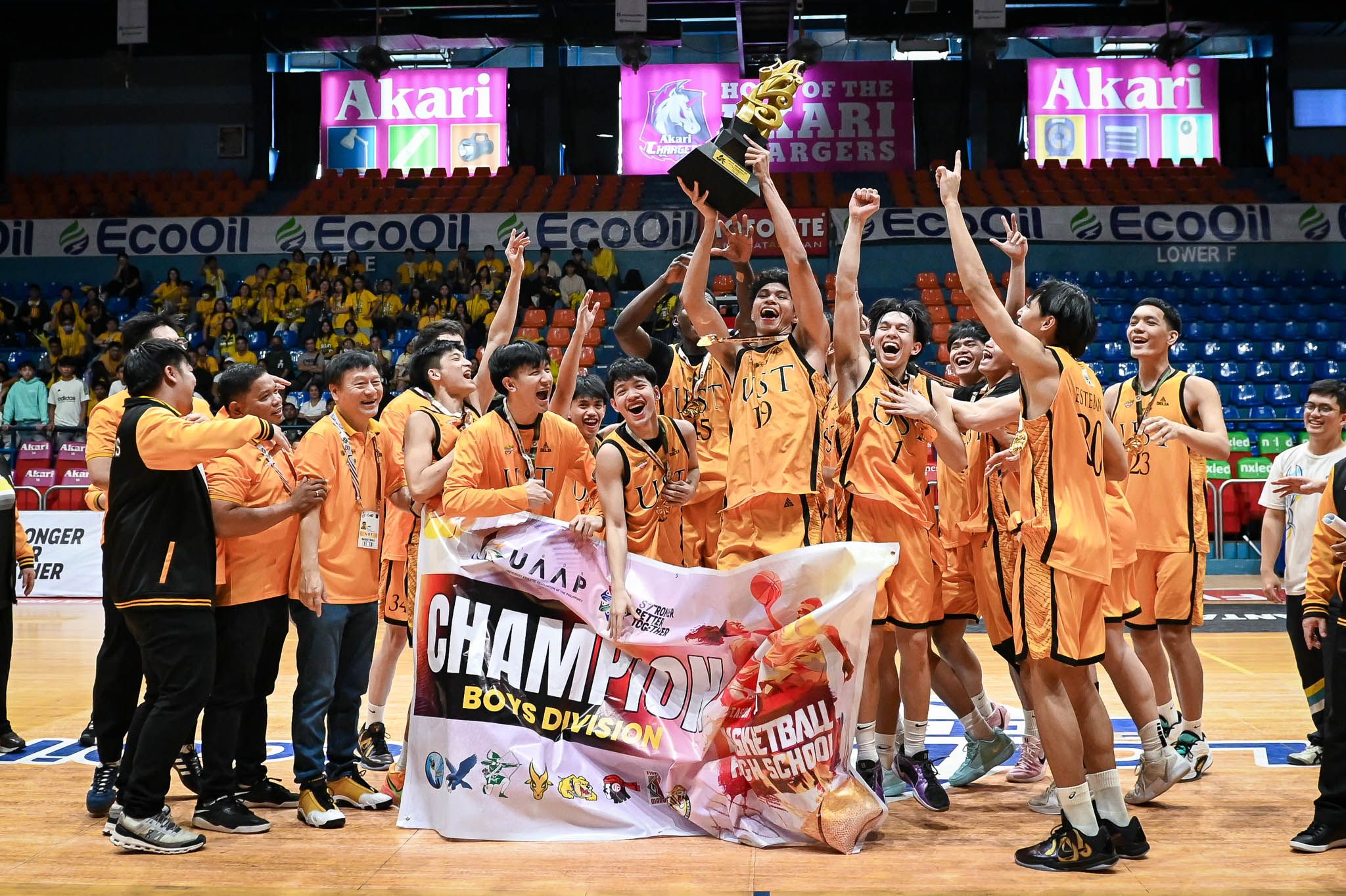 Drought over: UST outlasts NU-Nazareth to become boys' champions