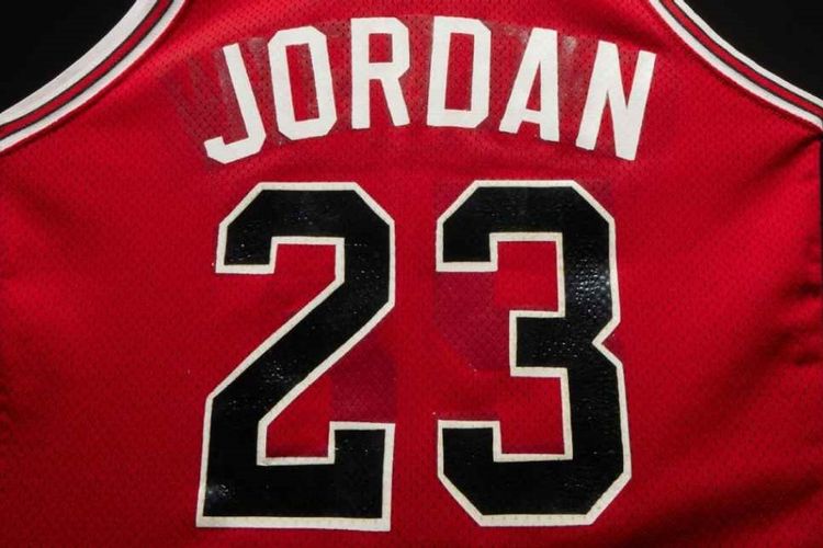 Jersey Pertama Michael Jordan Terjual USD 4,2 Juta, Siapa yang Punya?