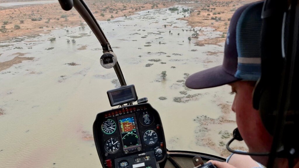 Lone driver stranded in Simpson Desert for five days tells of 'daunting ...