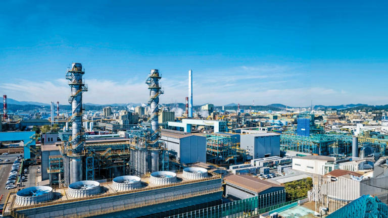 Korean firms turn to in-house power as electricity costs soar