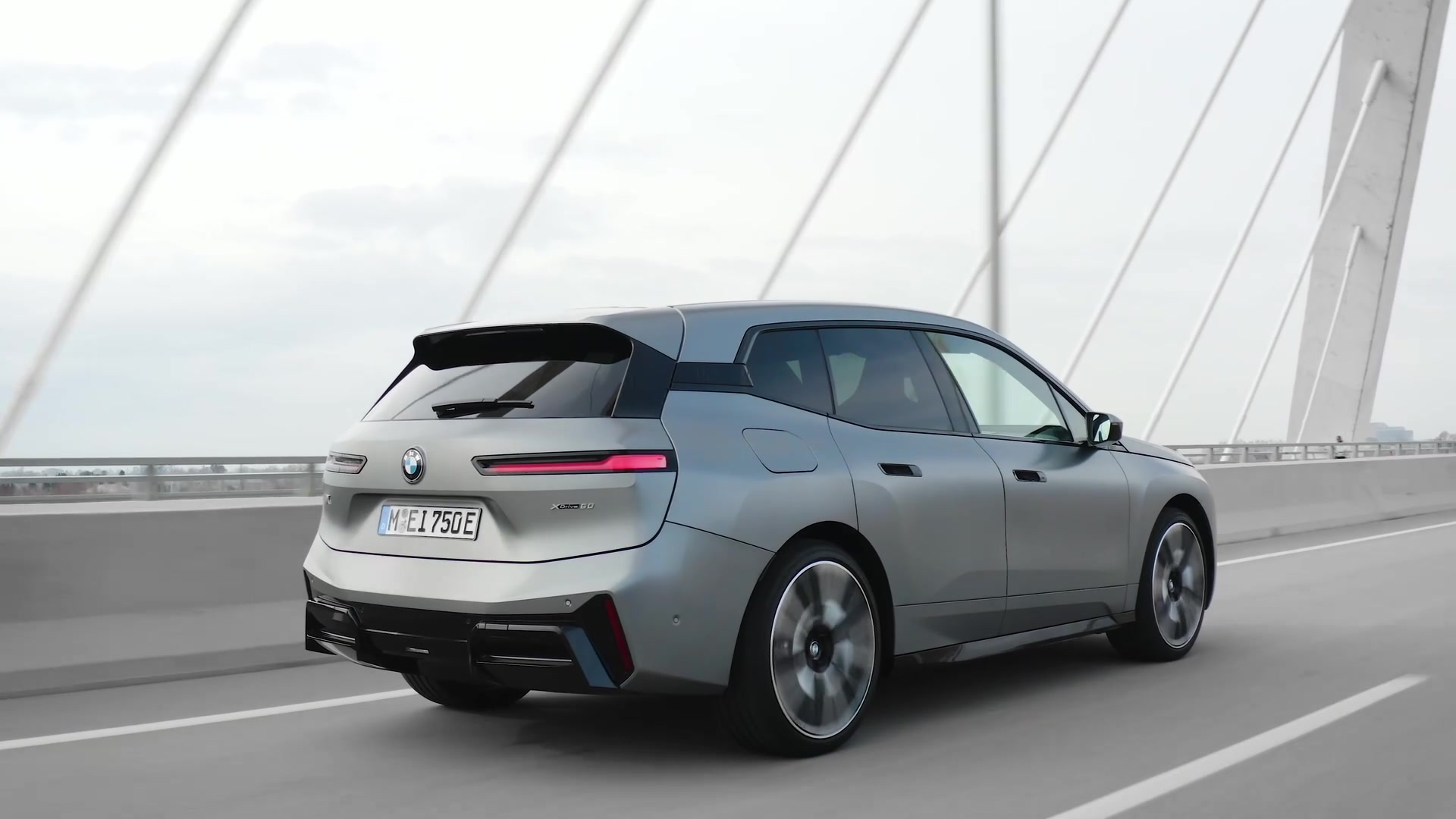 BMW iX xDrive60 in Frozen Pure Grey Driving Video