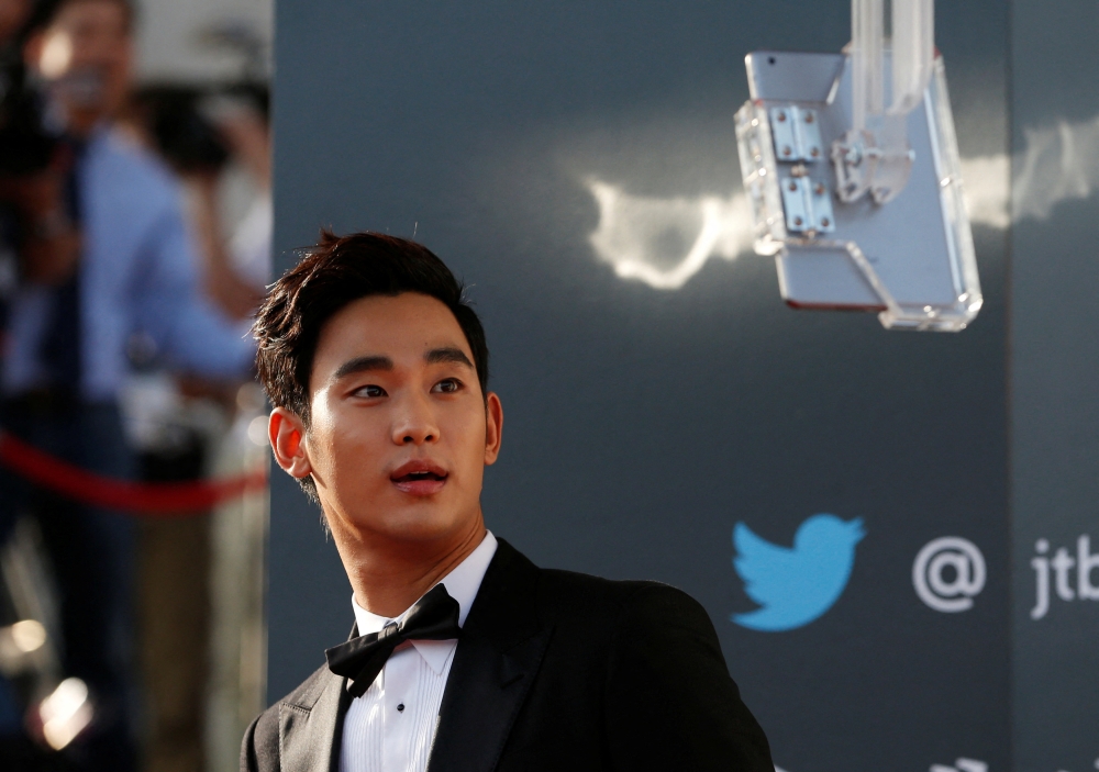 ‘When can I go to sleep holding you’: Kim Sae-ron's family share alleged intimate texts from Kim ...