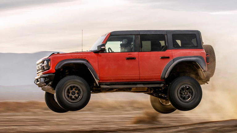 What Are Beadlock Wheels: Pros And Cons