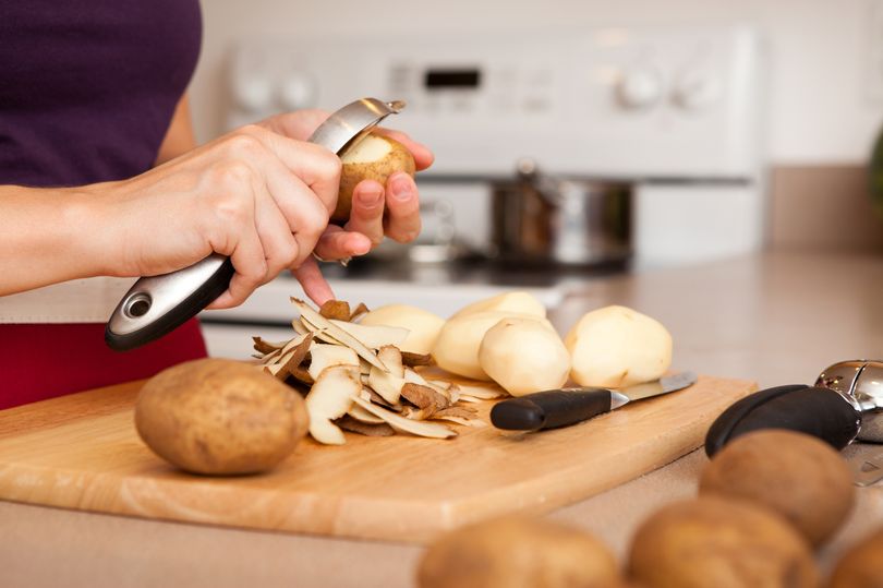 Avoid storing potatoes with one item that can cause mold and sprouting ...