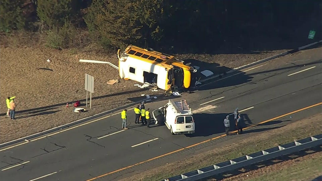 5 hurt in school bus crash on I-195 in Wall Township, N.J.