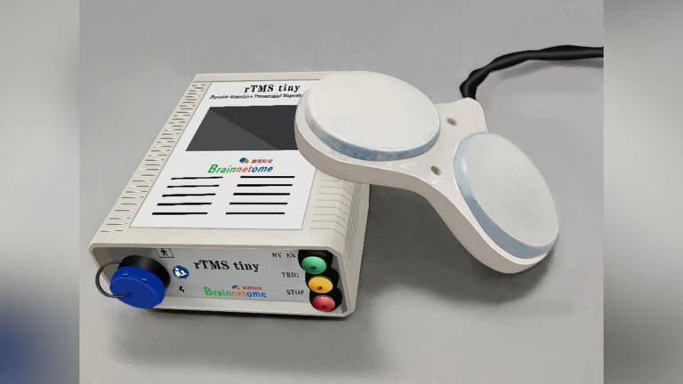 World’s first portable brain stimulation device enables therapy on the go
