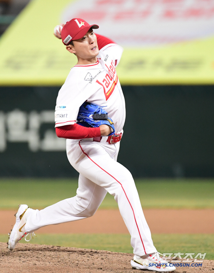 23세 스타탄생! 빗속 4⅓이닝 7K+노히트 불꽃투…'필승조 전원 휴식' SSG, 롯데 잡고 위닝 [인천리뷰]