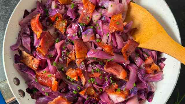 Crispy & Delicious: The Perfect Fried Red Cabbage Recipe