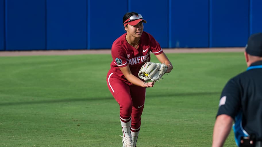 Stanford Softball Beats Kentucky to Keep Win Streak Alive