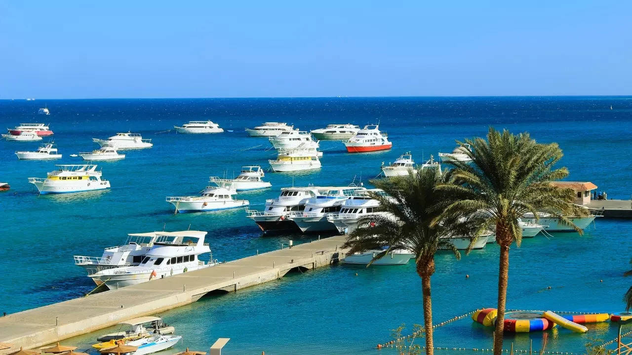 Tourist submarine sinking shocks Egypt’s Red Sea coast