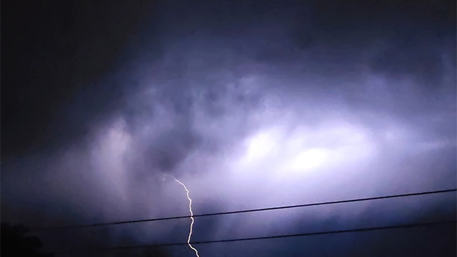 Seattle thunderstorms produce vivid lightning as powerful storm system ...