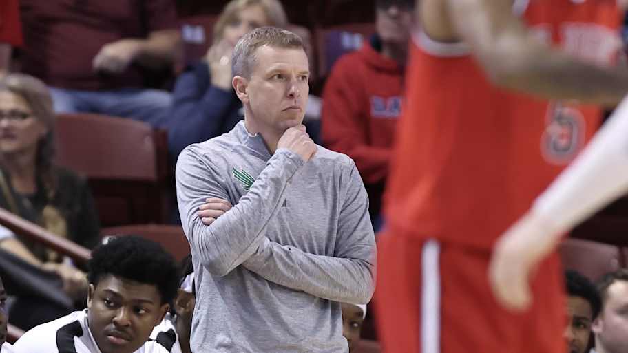 Ross Hodge Commits to Finishing Season with North Texas in the NIT