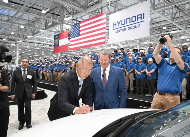 Hyundai's $5B Robot-Run Plant Opens in Georgia—1M Cars a Year, Zero ...