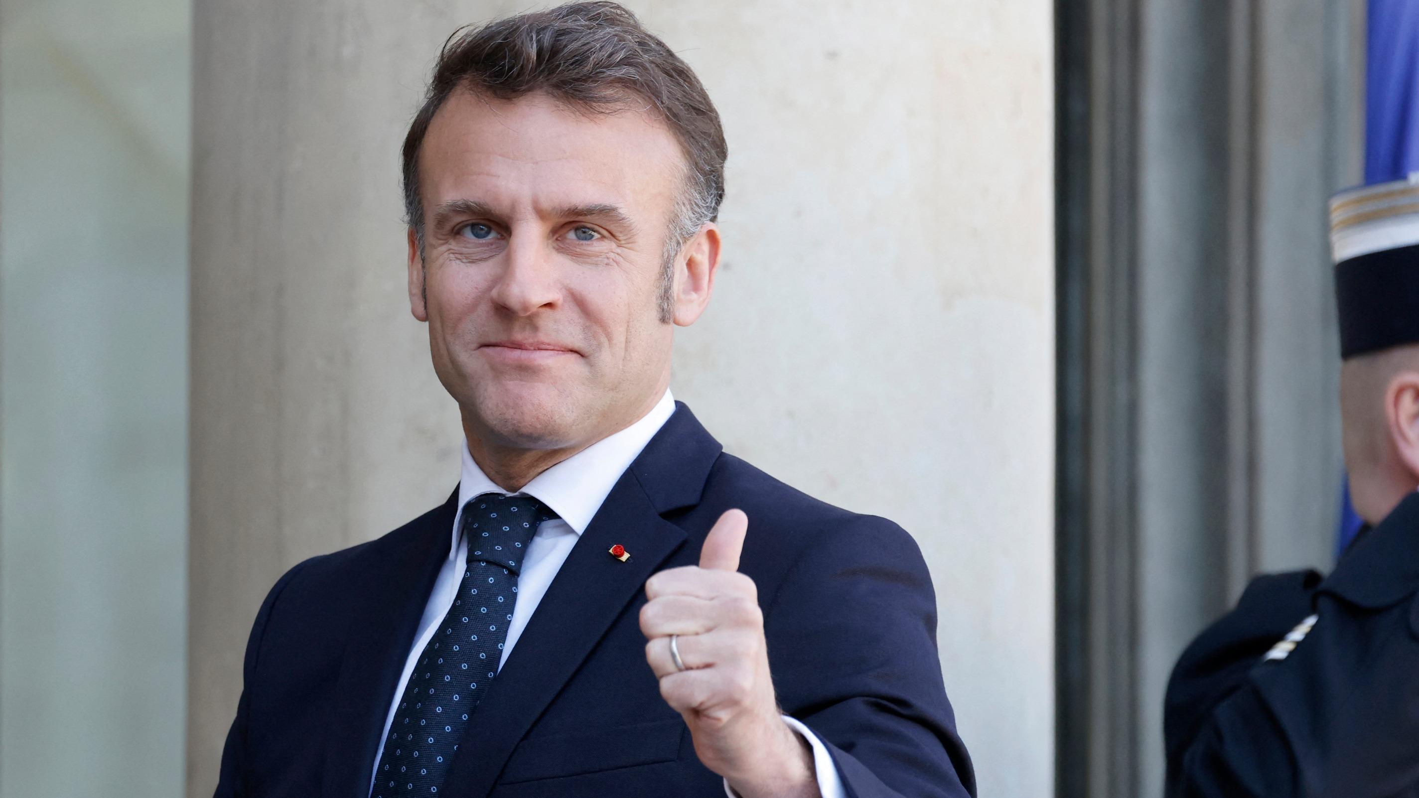 Emmanuel Macron offre un stage dans les cuisines de l’Élysée à un jeune ...