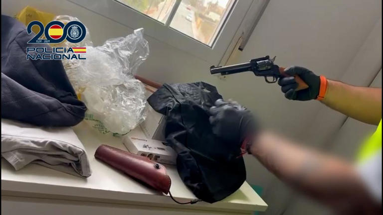 Incautan 20 kilos de cocaína y armas tras detener a cinco hombres y cinco mujeres de una red ...