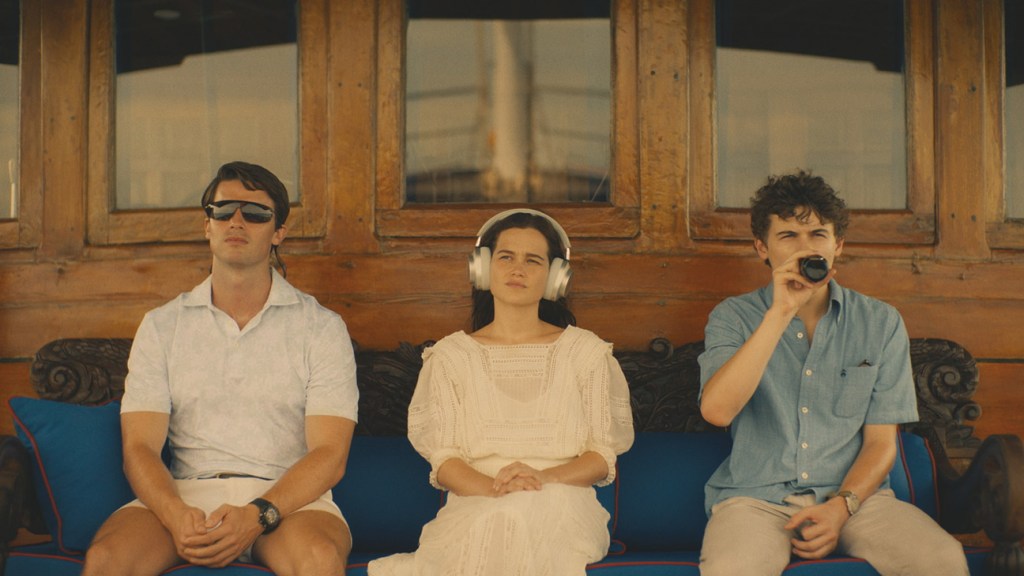 Max Bundles News and Streaming in France With Le Monde and Télérama ...