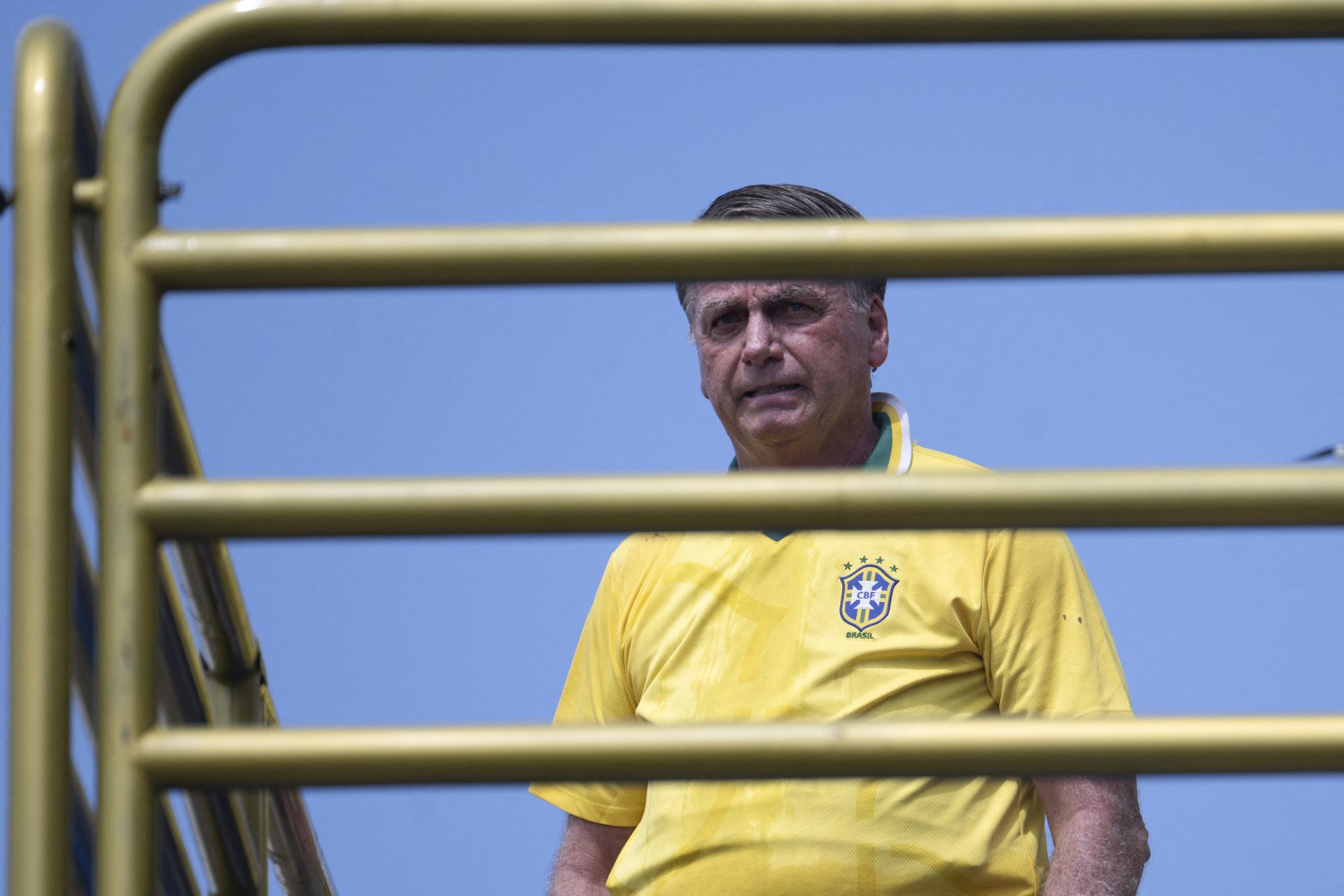 Os memes sobre Bolsonaro e sua tornozeleira eletrônica que circulam na ...