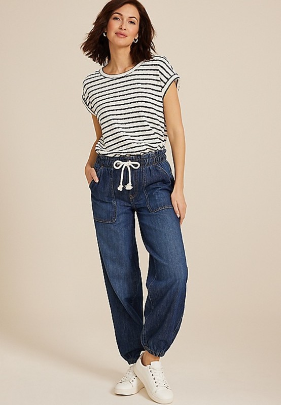 Drawstring Jeans Are Everywhere: Shop 2025's Comfiest Denim Trend