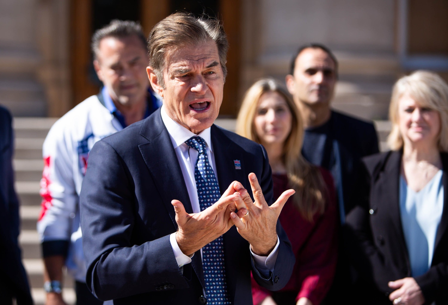 'Defies common sense': Oz's tax filings raise red flags