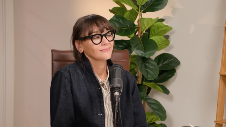 Rashida Jones Revealed Why She Cried When She Found Out Amy Poehler Was ...