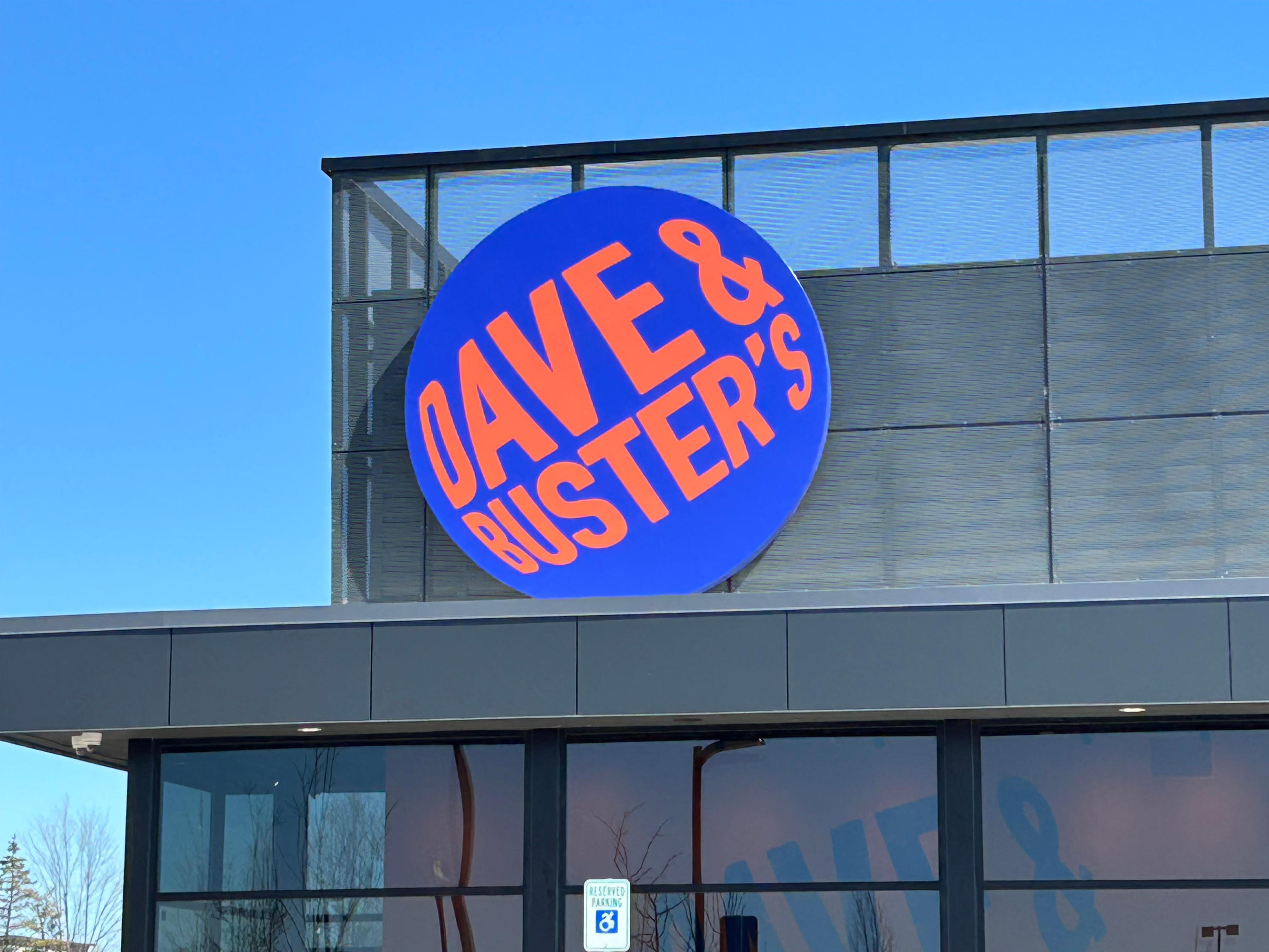 Dave & Buster's sets opening date for new Lansing Township restaurant