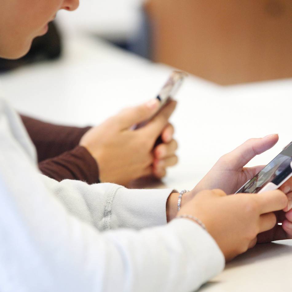 Handyverbot an Saar-Schulen: Landesschülervertretung warnt vor ...