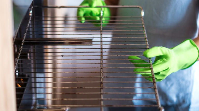 This Foolproof Cleaning Method Will Leave Your Oven Racks Spotless