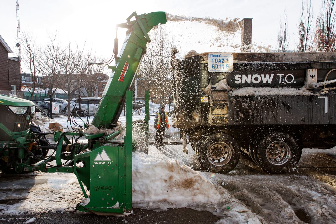 Toronto to review snowstorm response after sidewalk plow breakdowns ...