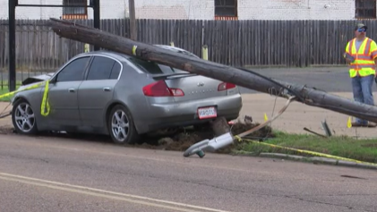 Capitol police arrest man after chase ends with crash into pole