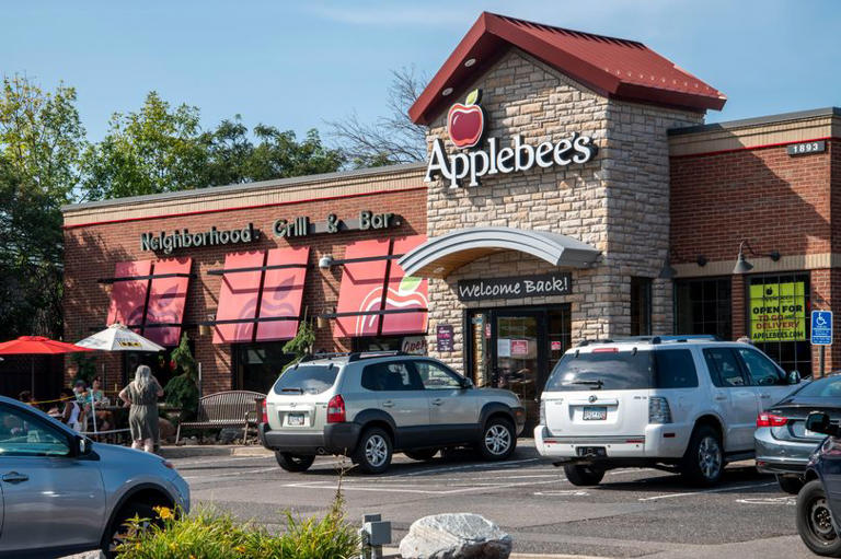 Two major restaurant chains are merging into one restaurant with ...