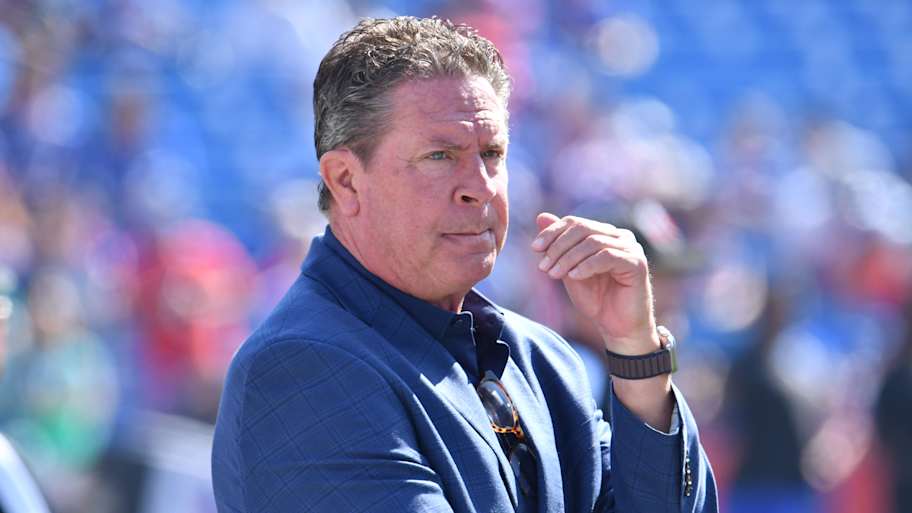 Pitt's Dan Marino Throws Out First Pitch for Pirates Opener