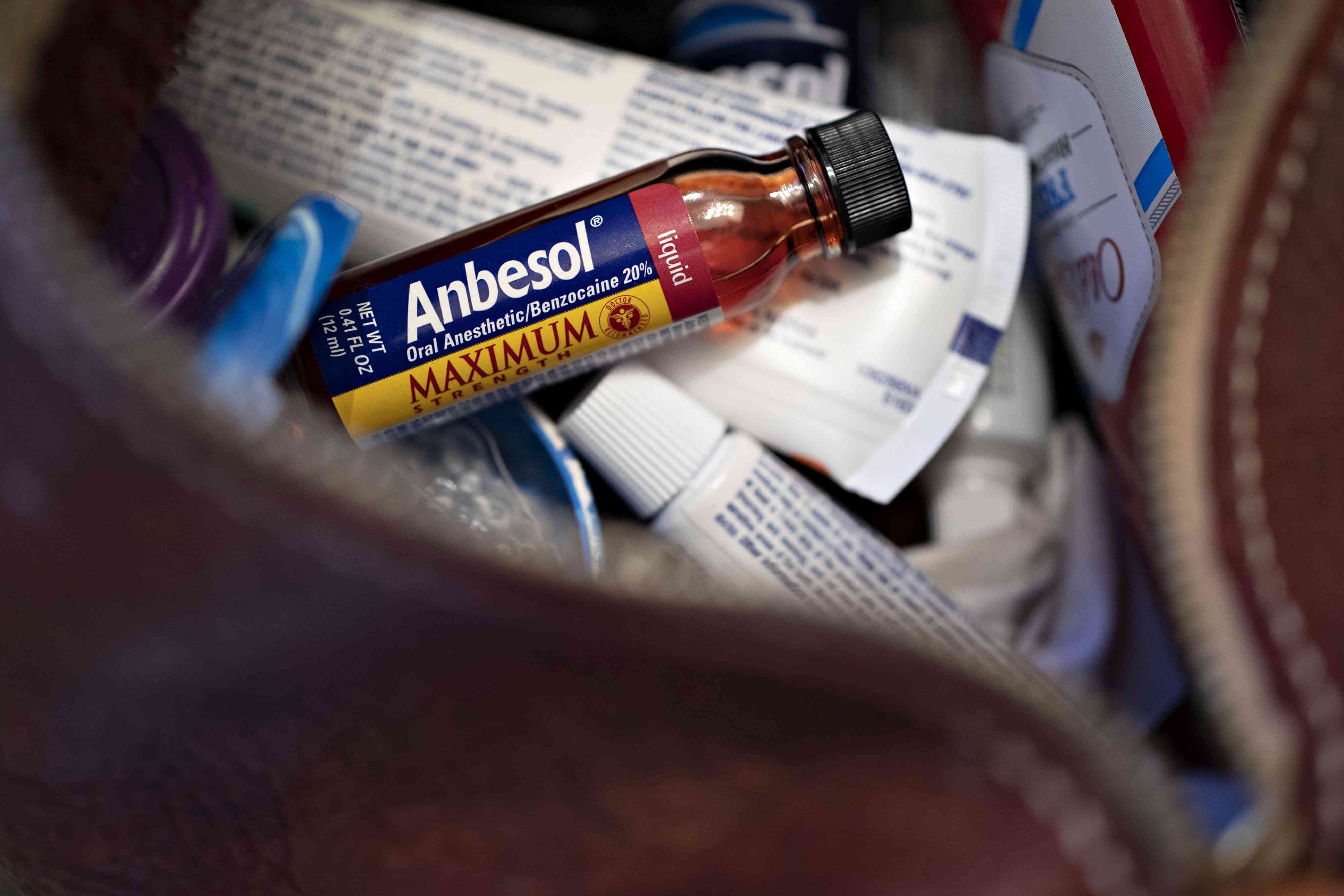 Anbesol vs Orajel: How Do They Compare for Oral Pain Relief?