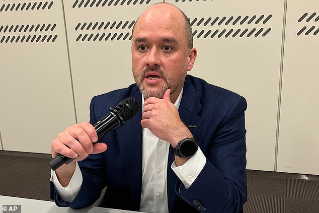 Last hope for troubled car giant that once dominated US as it brings ...