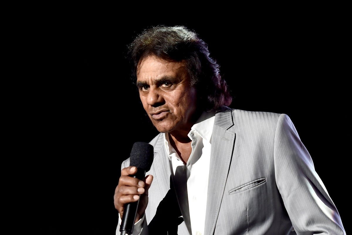 Legendary singer Johnny Mathis announces final performance before ...