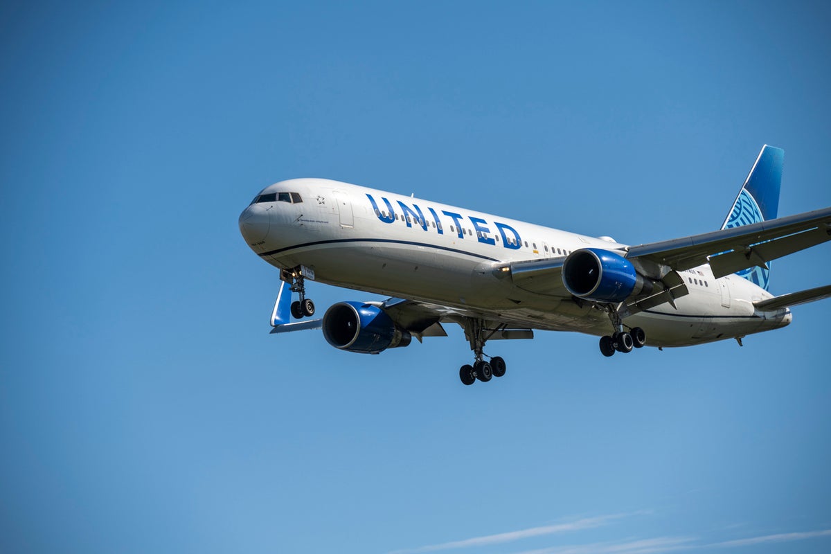 United Airlines flight forced into sudden diversion back to London ...