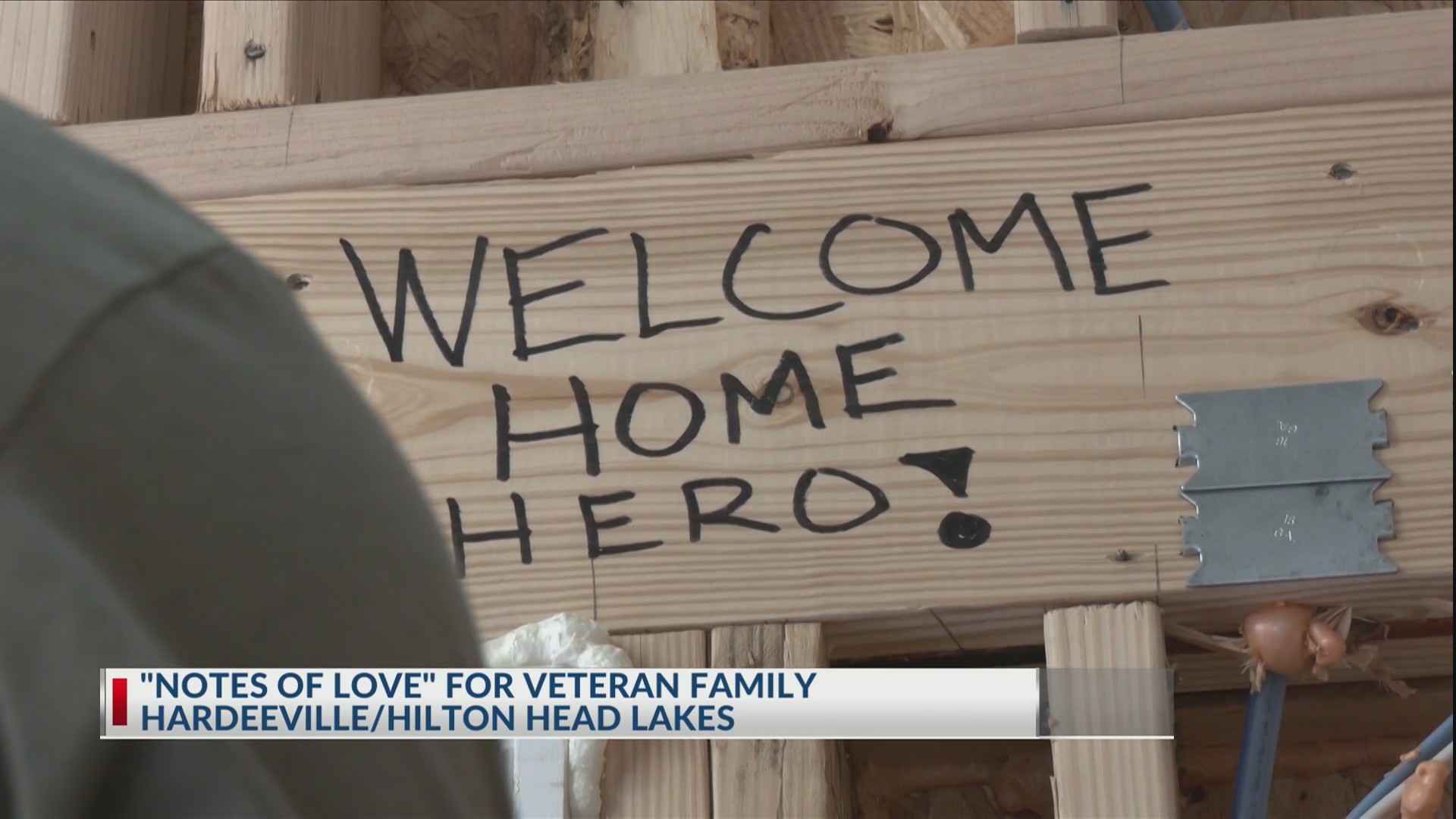 Community leaves "Notes of Love" inside veteran family's new home