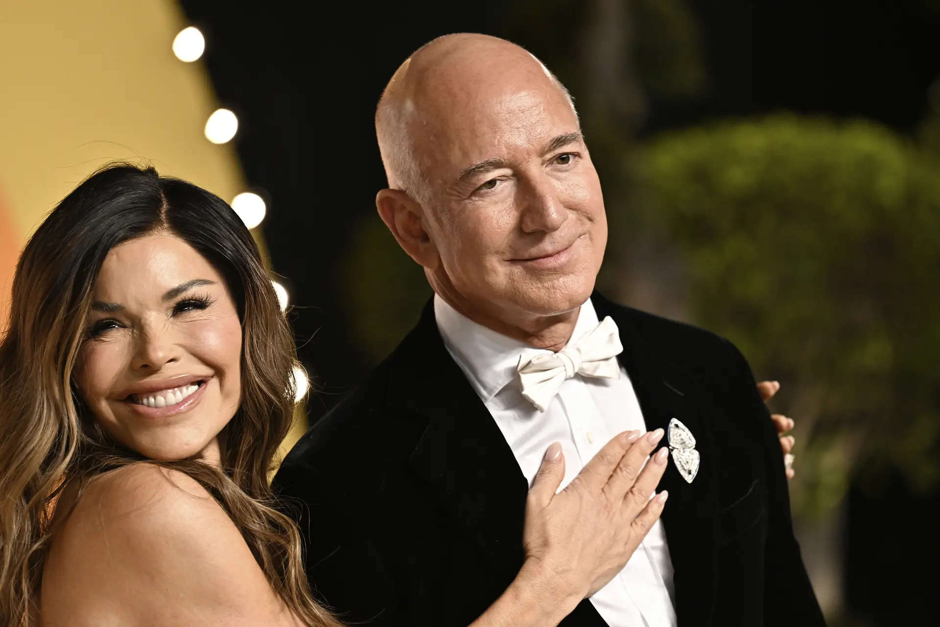 Who is Jeff Bezos' fiancee Lauren Sanchez; everything to know about ...