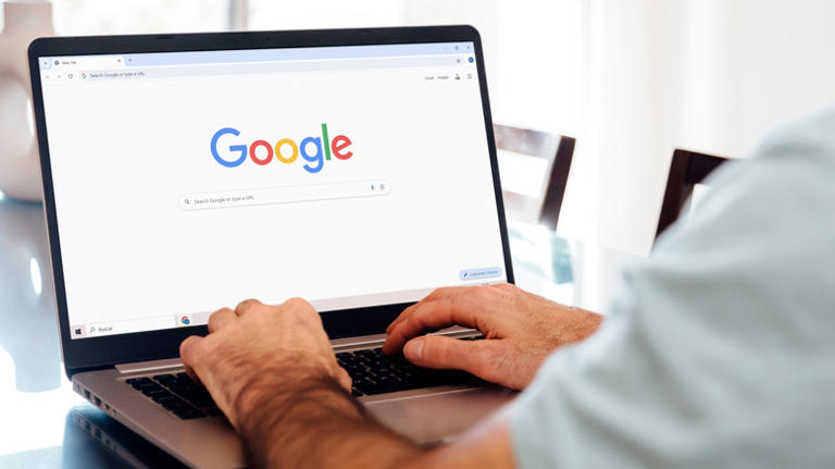 How To Customize Your Chrome Toolbar For Maximum Efficiency