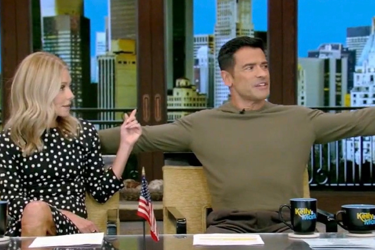 Kelly Ripa And Mark Consuelos Joke That They’re “A Freak Show” Because ...