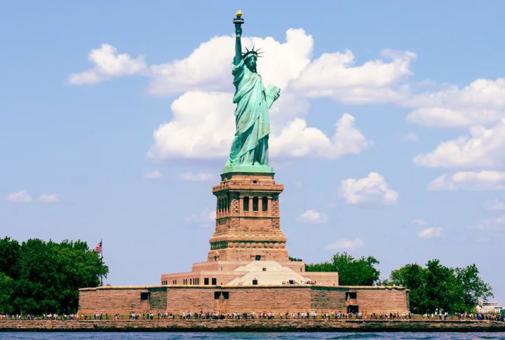 25 Monumental American Attractions You Can't Miss