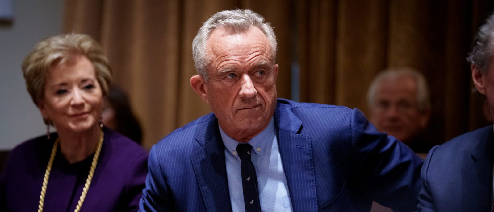 RFK Jr Slashes 10,000 Jobs In First Step To Gut ‘Bureaucratic Sprawl ...