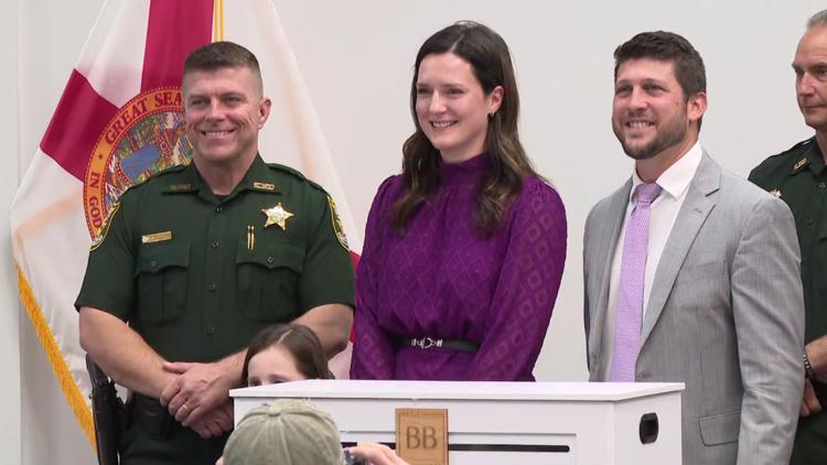 Kirsten Bridegan presented 'Back the Blue' award for Bexley Box initiative