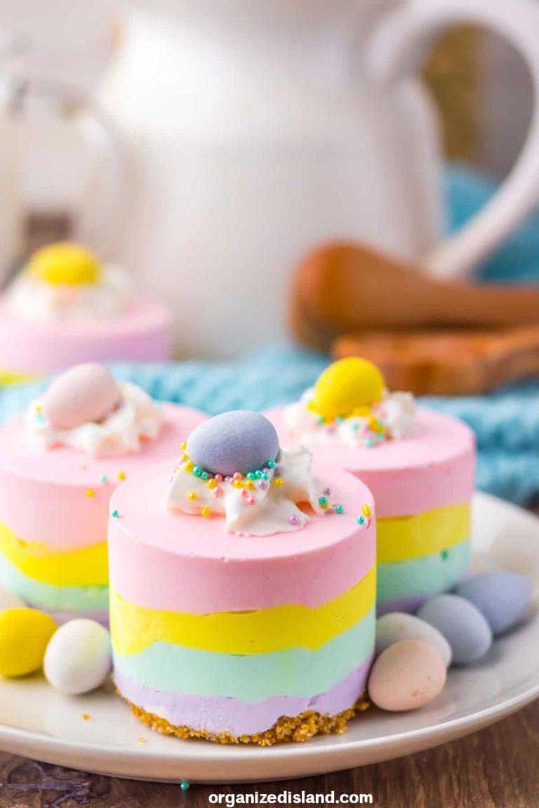 Easy No Bake Mini Easter Cheesecakes