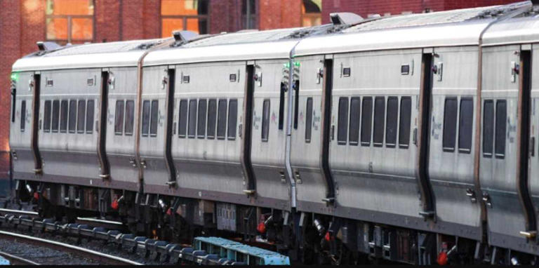 MTA fare hikes: Metro-North, LIRR riders to see increases in new year