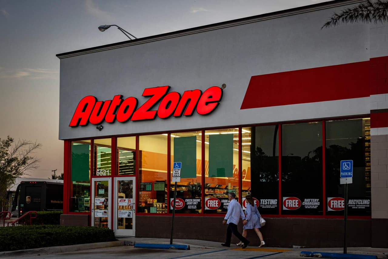 AutoZone Earnings Miss Expectations and Gross Margins Decline. The ...