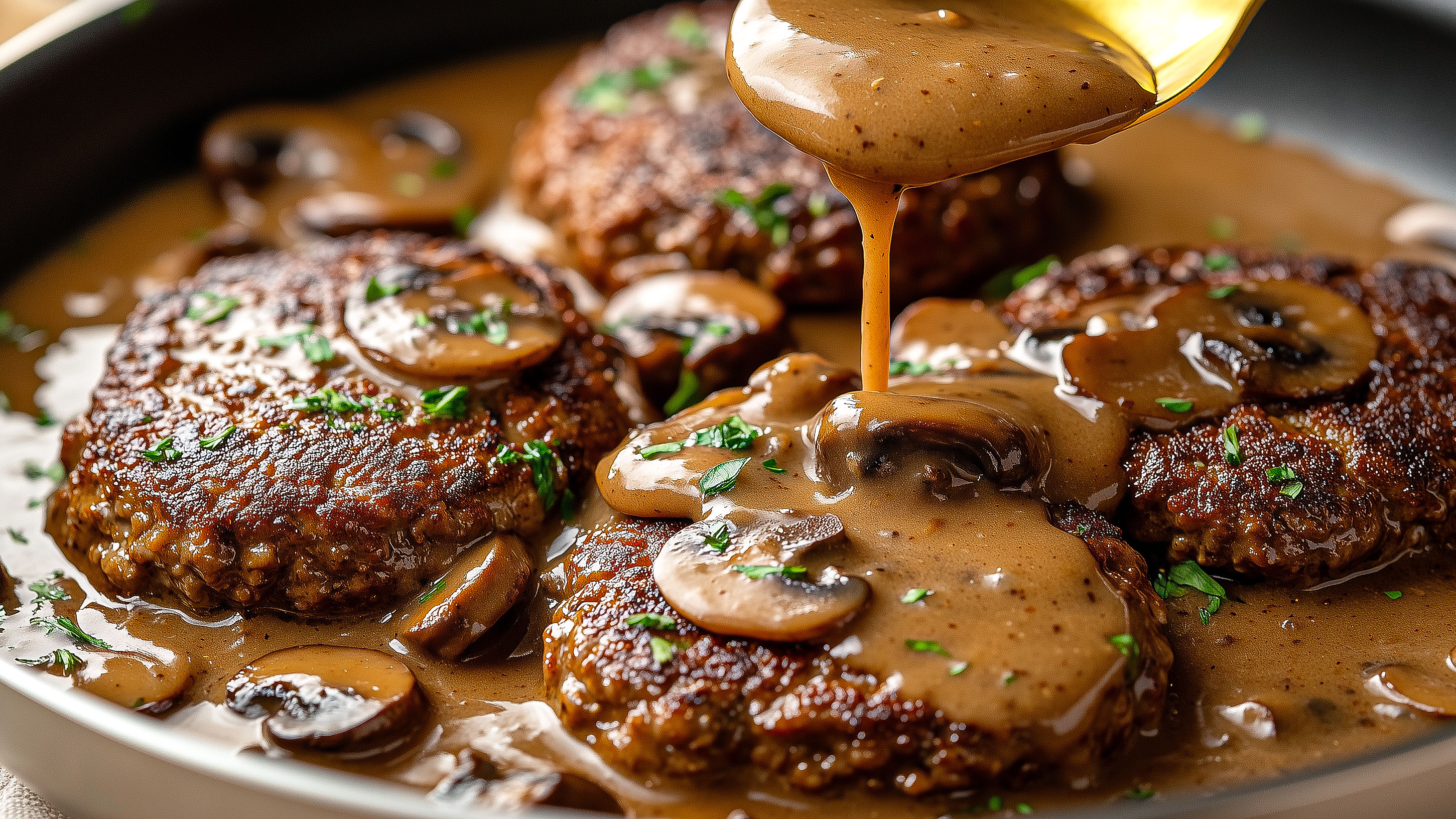 Quick Salisbury steak recipe! Juicy ground beef in a rich and delicious ...