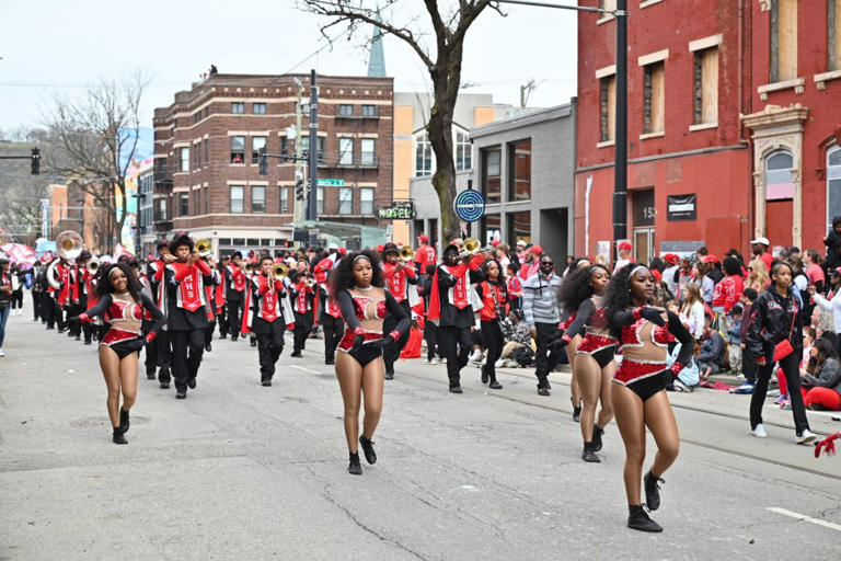 Photos: Cincinnati Reds’ Opening Day parade