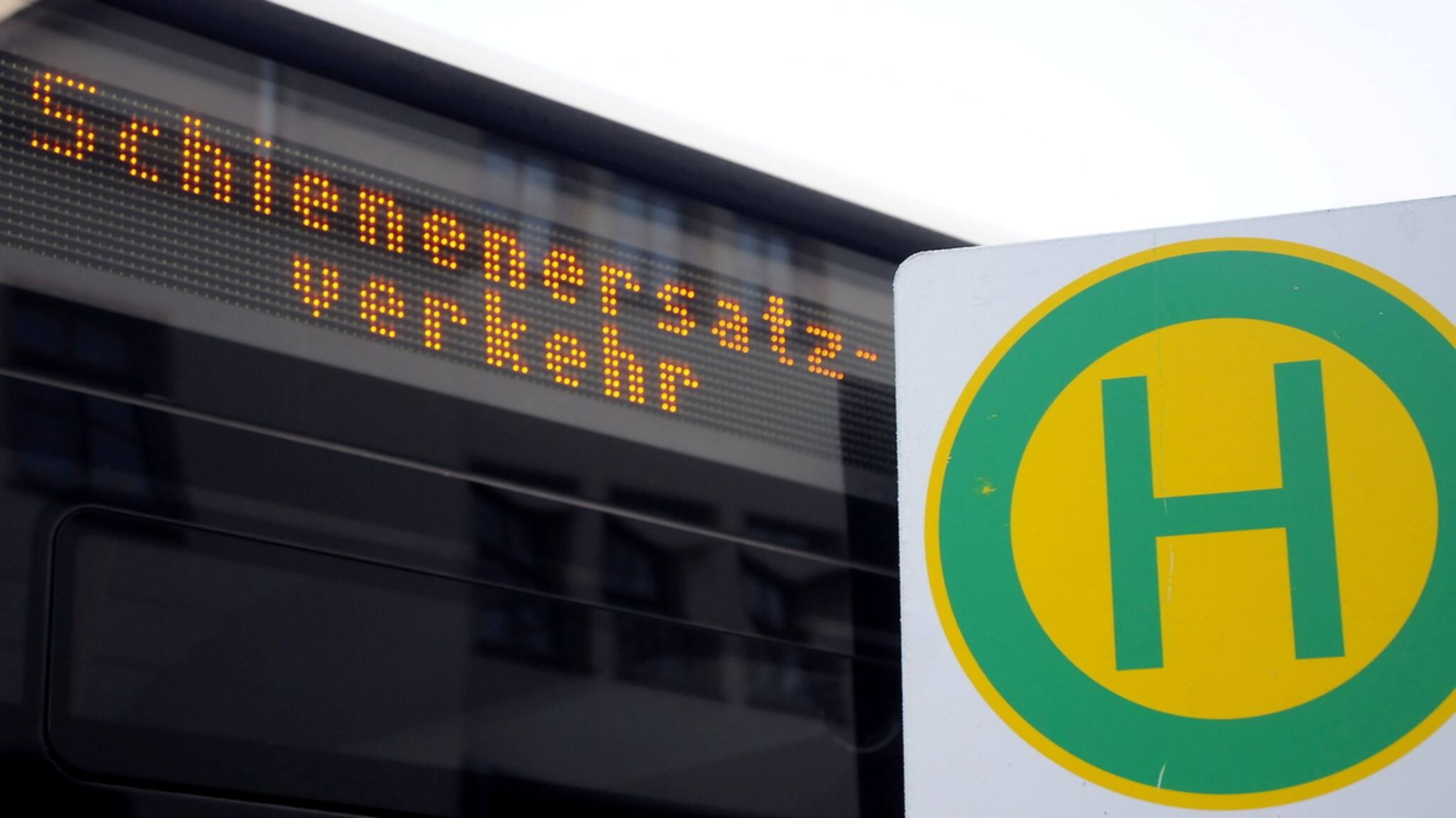 RB33: Schienenersatzverkehr in den Herbstferien
