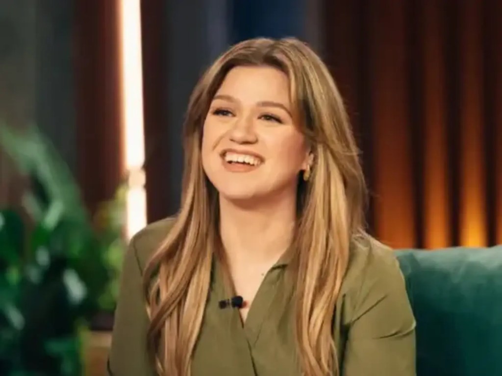 Kelly Clarkson's Divisive Comments Have Some Educators Speaking Out