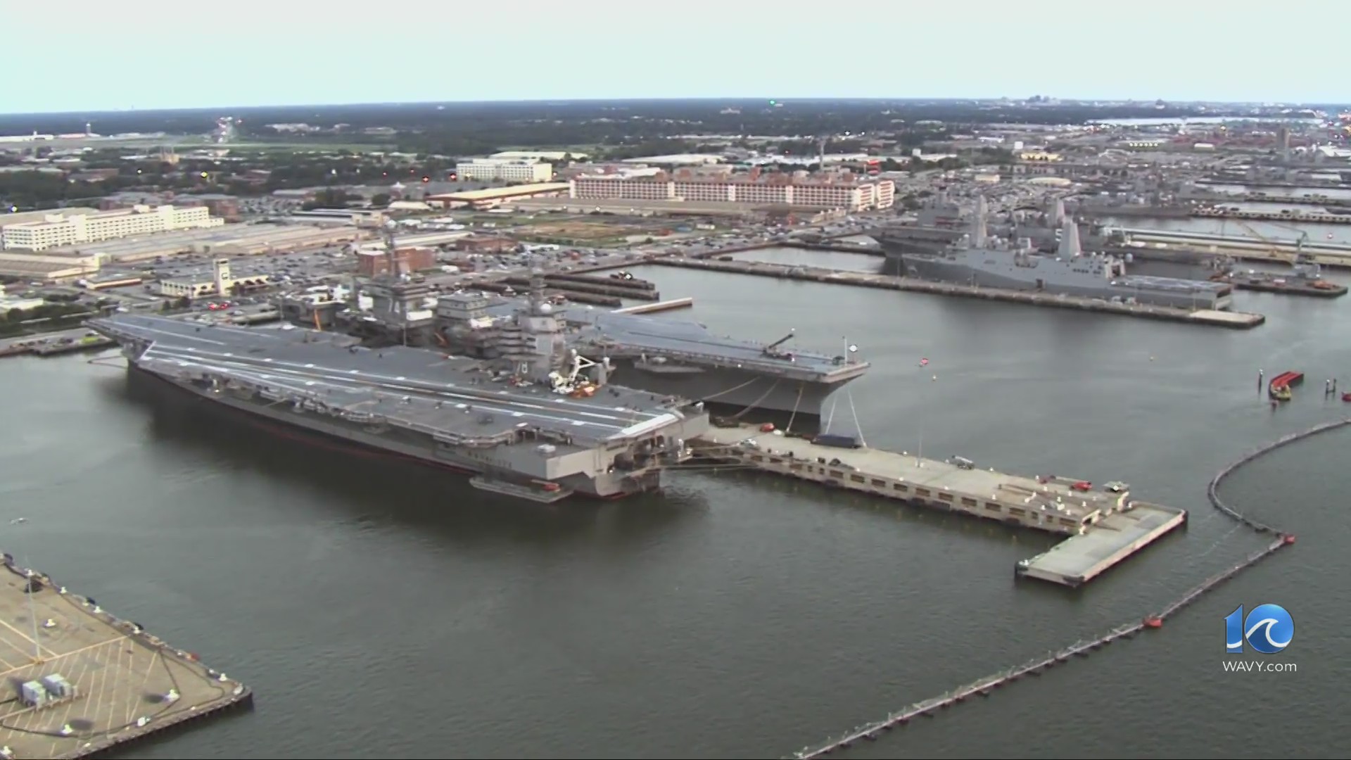 Friday deadline looms for transgender U.S. Navy sailors